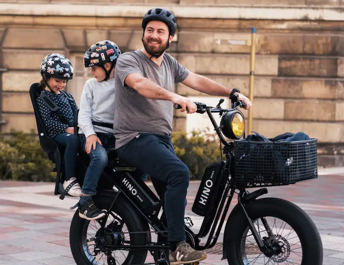 Le vélo électrique biplace révolutionne le transport en duo ! - Planete ...